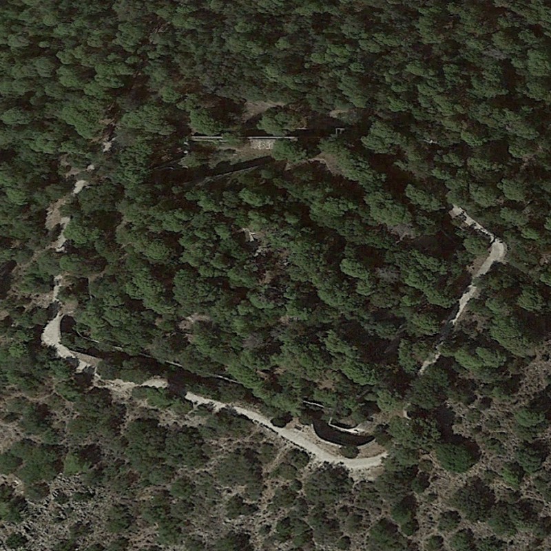 06 - Le Fort Militaire Au Cœur De La Ville